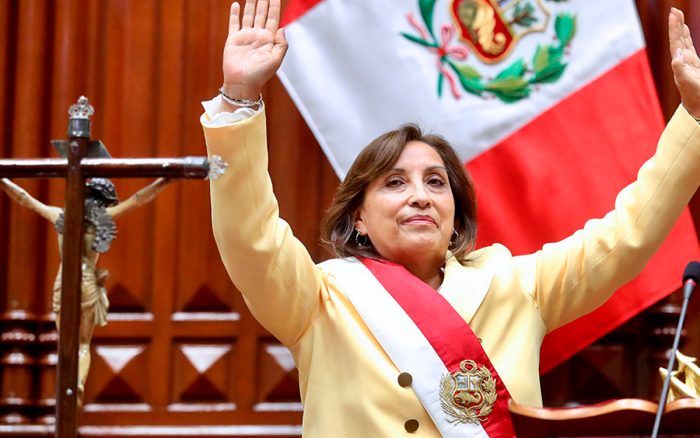 Dina Boluarte jura como la primera presidenta del Perú - Minería Hoy