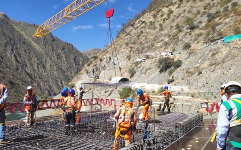El puente Kutuctay en Apurímac, parte del proyecto de Las Bambas, ha ...